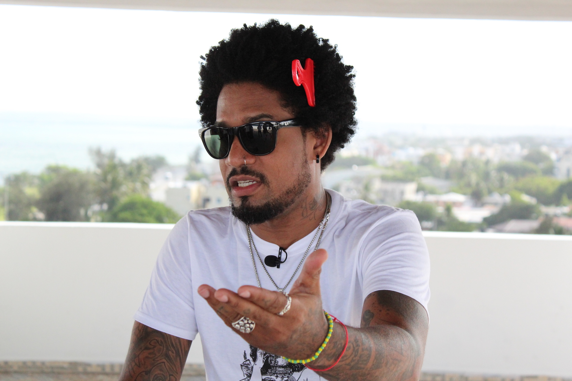 Vakeró: con su "Guateque" en HTV y una placa de YouTube | LaCronica.do