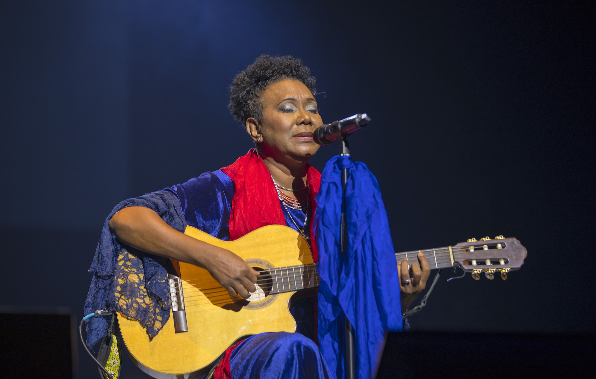 Y afortunadamente... Xiomara celebra 40 años en la música | LaCronica.do